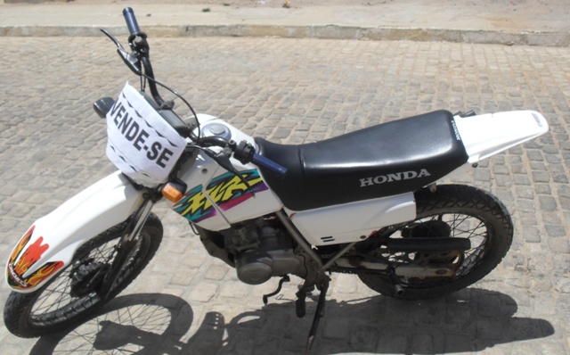 Vende-se uma moto XLR