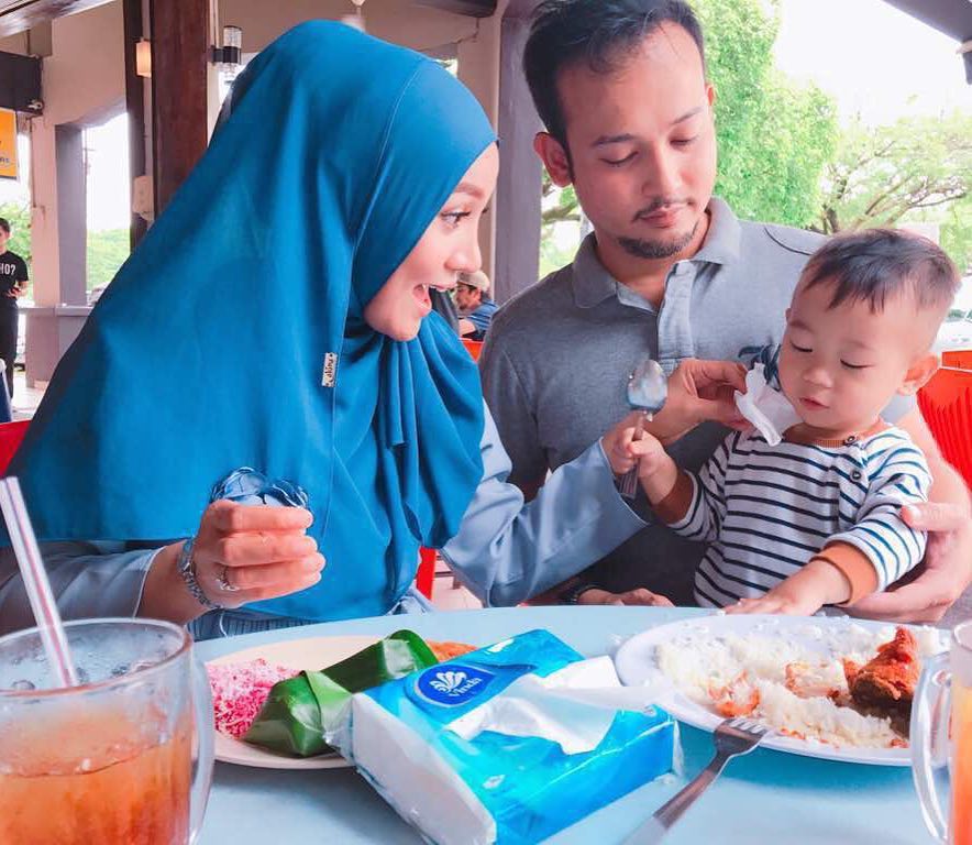10 Cara Menata Meja Makan di Hari Raya (Rapi & Elegan) - BangIzalToy.Com