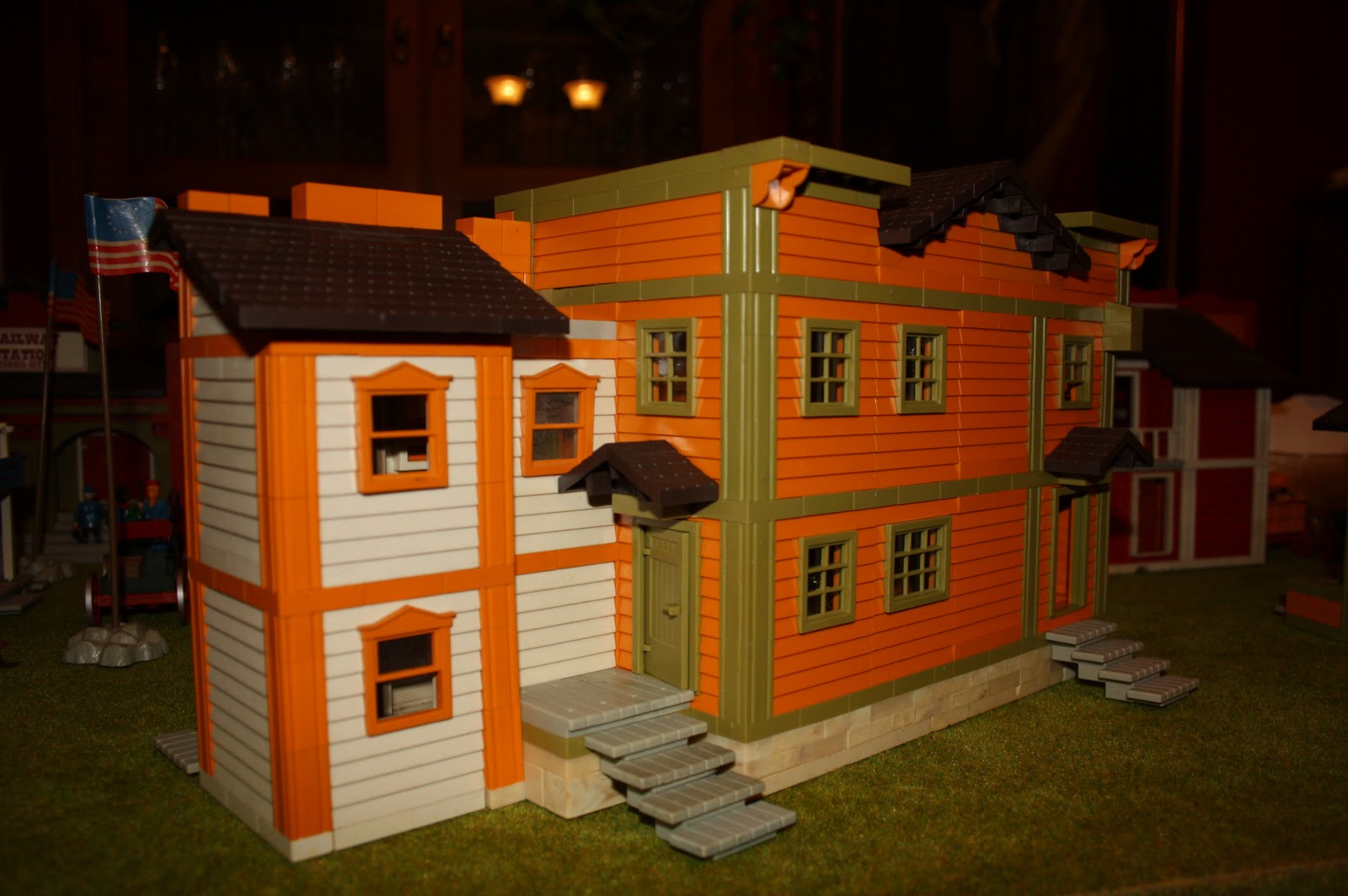 EXIN CASTILLOS & EXIN WEST: CITY HALL