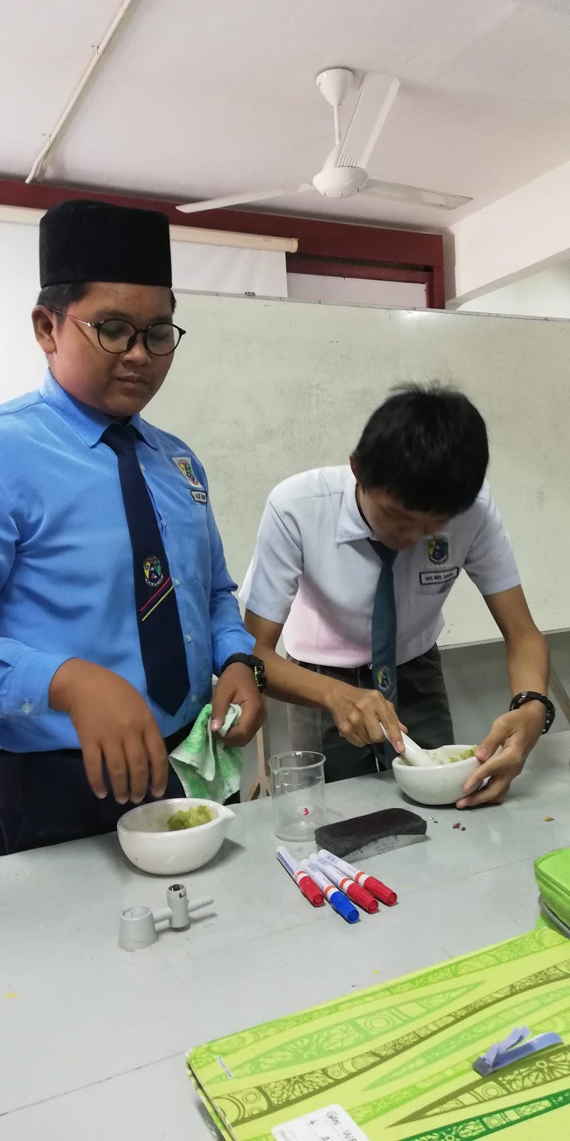 SMK SAGIL TANGKAK, JOHOR: Amali Kimia - Pengesteran