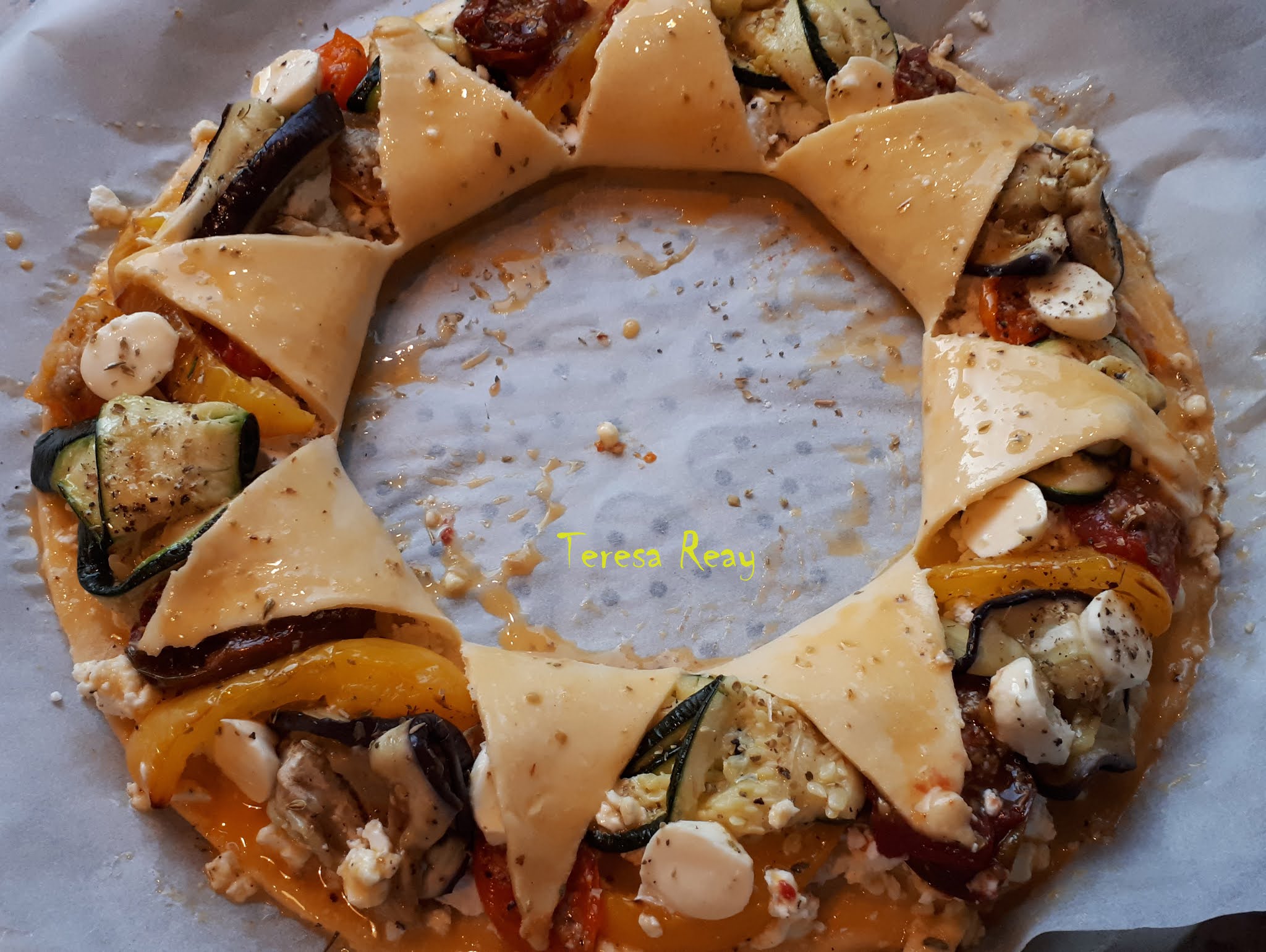 PROVENÇAL PUFF PASTRY CROWN