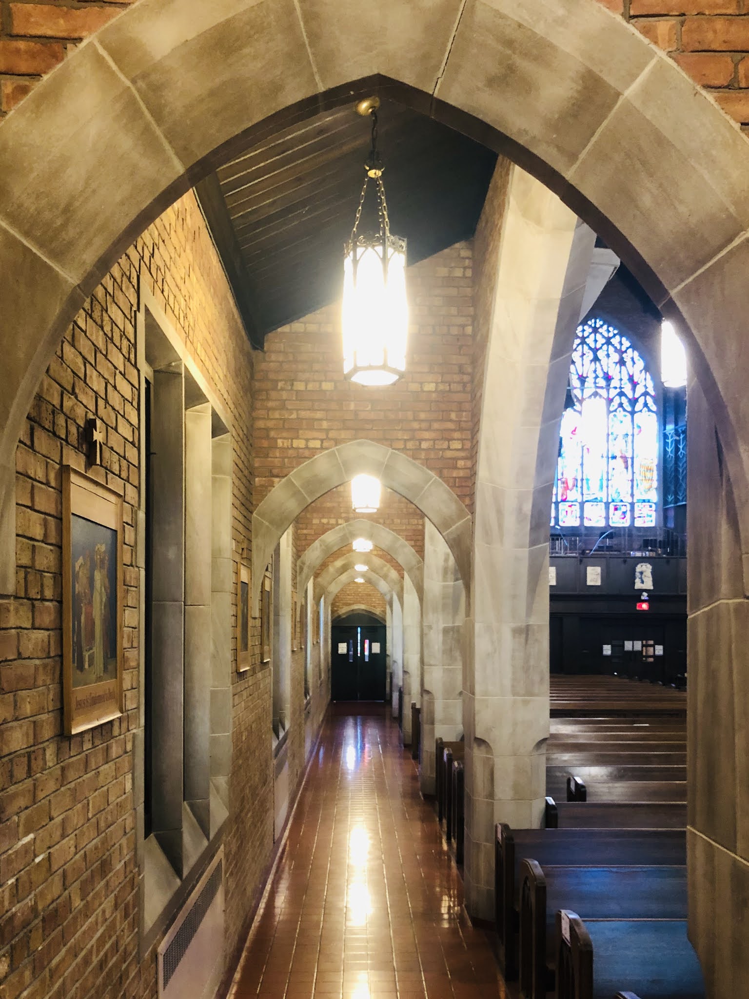 English Gothic at Holy Family in St. Louis Park, Minnesota ~ Liturgical ...