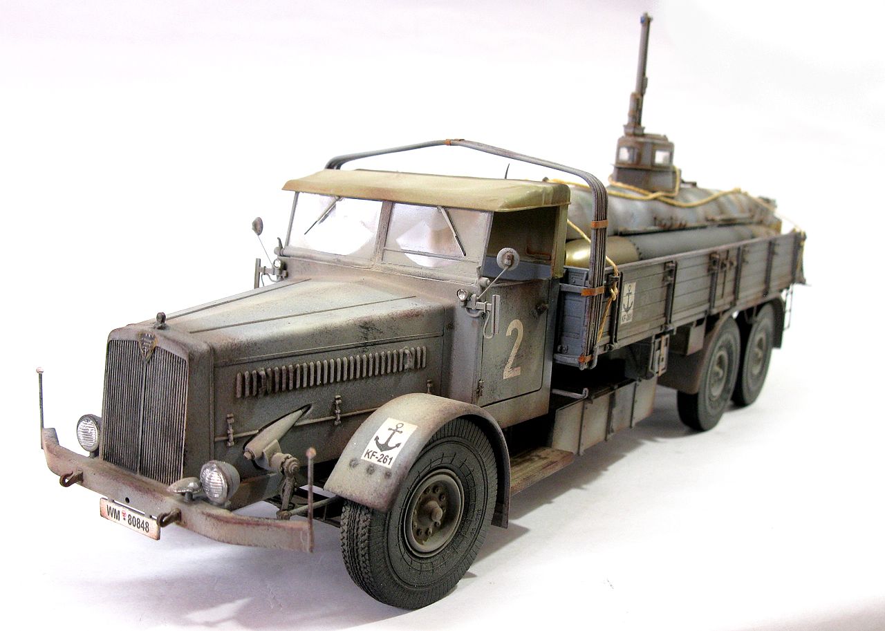 Panzerserra Bunker- Military Scale Models in 1/35 scale: Faun L900 D567 ...