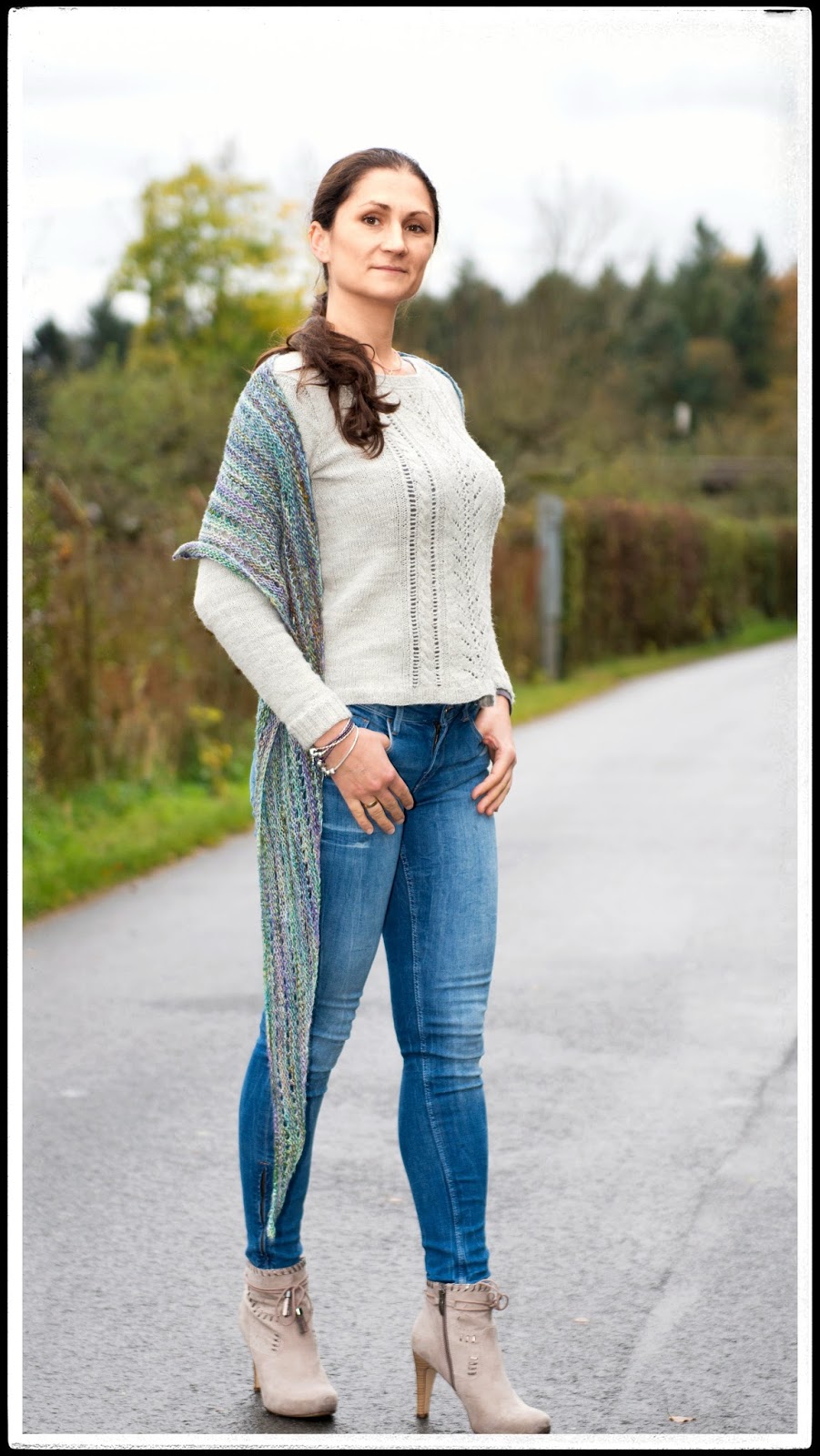 Abo-tak: Zrobiony na szaro- ażury i warkocze z flory