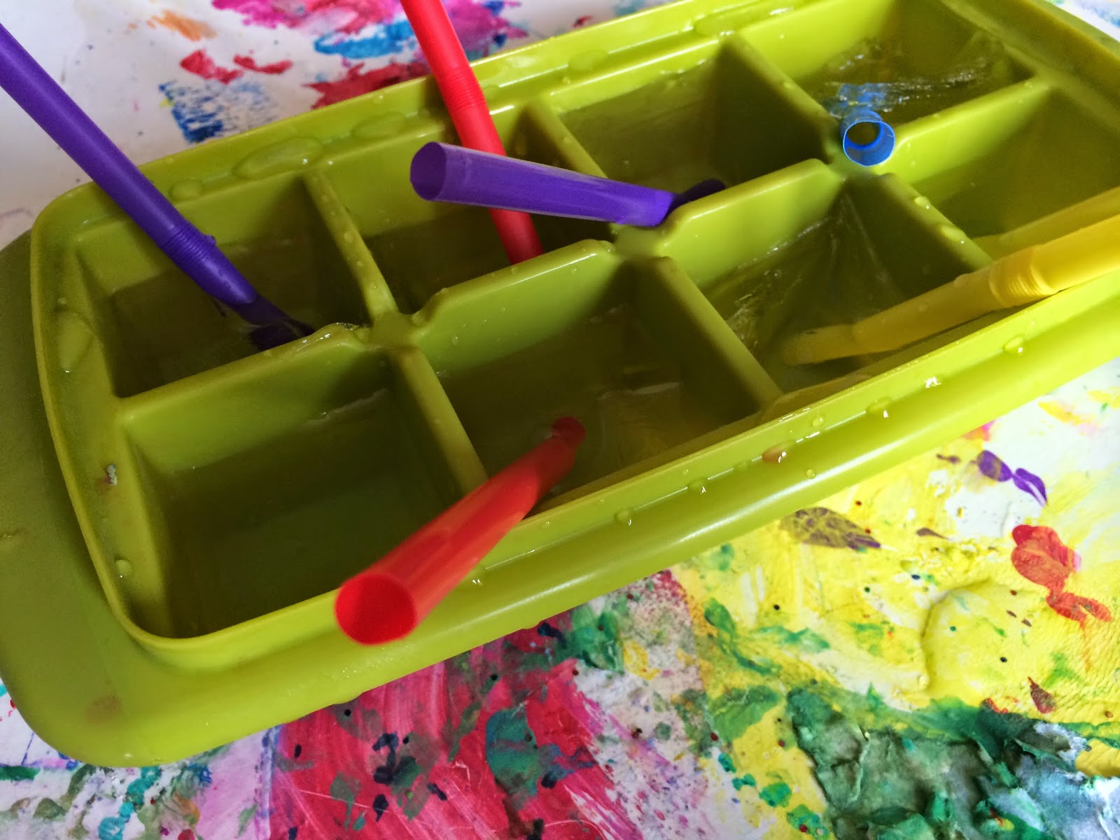 Mini Monets and Mommies: Frozen Art Activity: Science and Colors for Kids