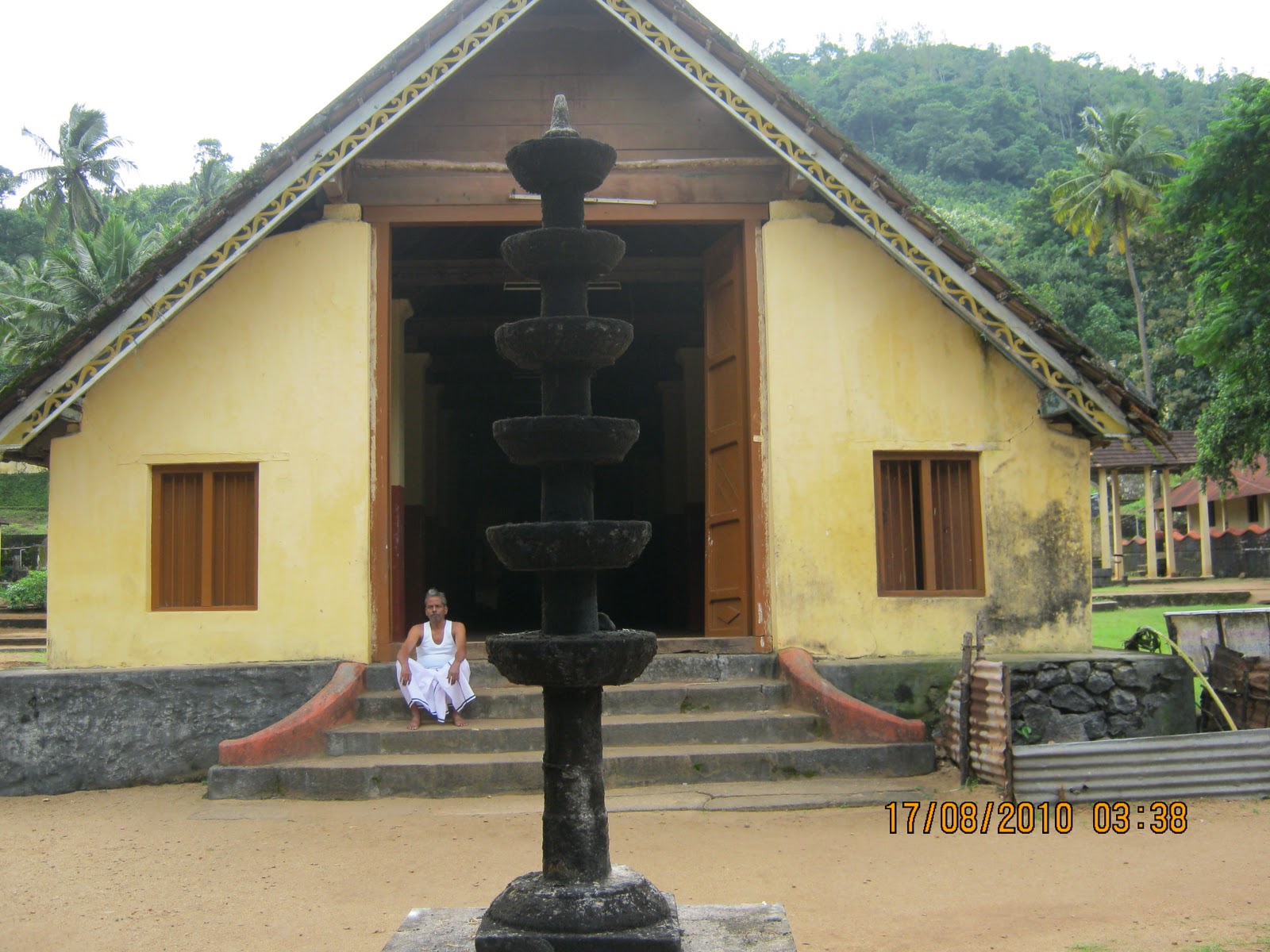 Aalaya Darshanam: Arayankavu Sri Dharmasastha Temple photos