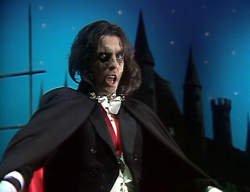 13: THE MUPPET SHOW - "With Alice Cooper" (1978)