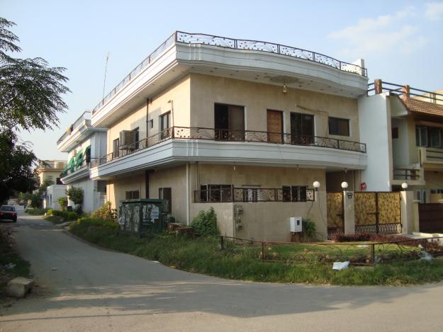 Architecture Design: Pakistani House