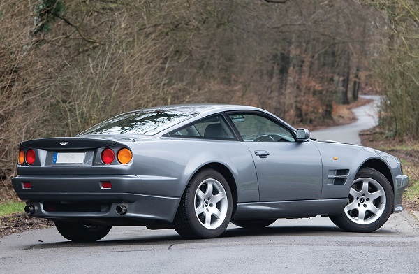 Se vende uno de los pocos Aston Martin Vantage V600 que se fabricaron ...