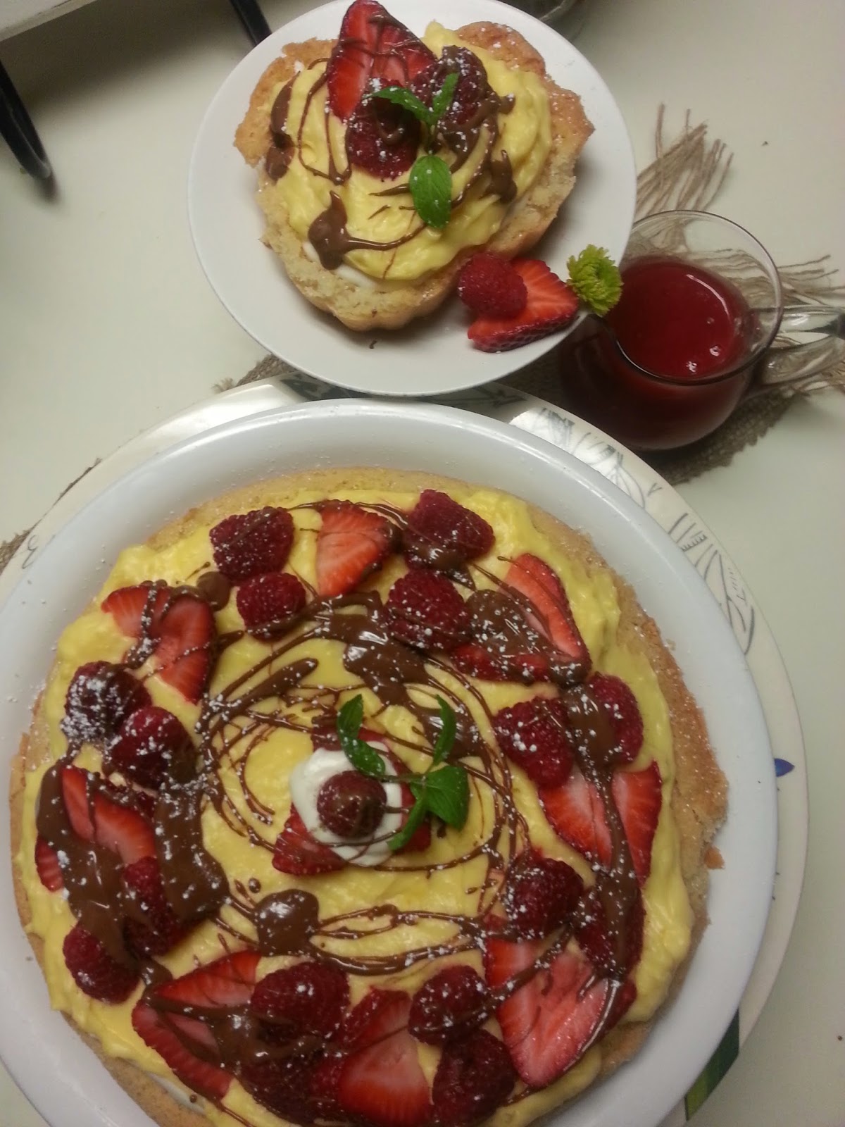 Freckles 'n' Family: Strawberry & Raspberry Cookie Dessert