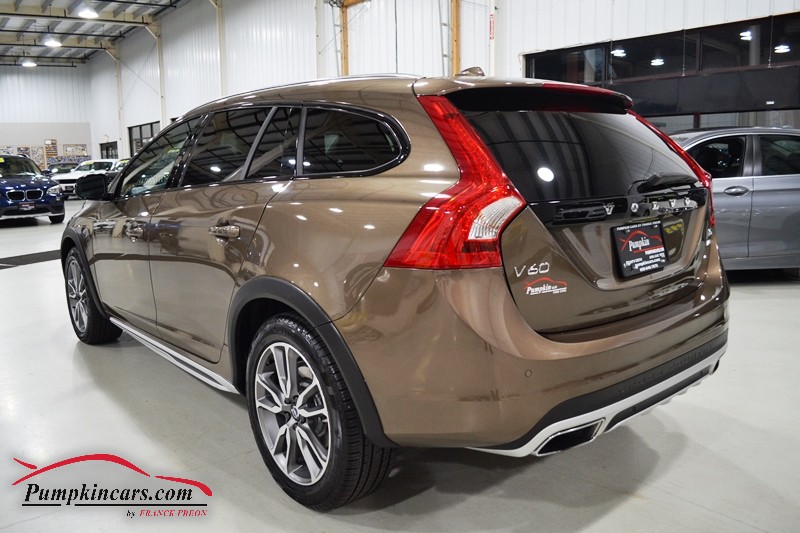 NEW VOLVO V60 CROSS COUNTRY WITH UNIQUE "TWILIGHT BRONZE METALLIC ...