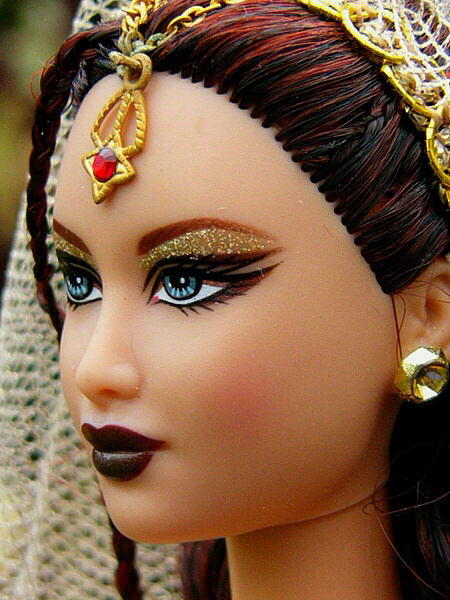 Barbie a jiné panenky: Barbie Magic & Mystery Collection; Merlin and ...