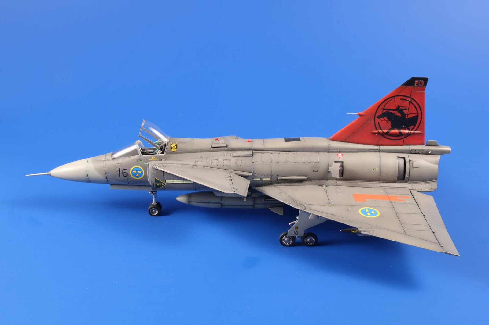 1/72 JA-37 Viggen built with CMK sets - by Martin Pfeifer