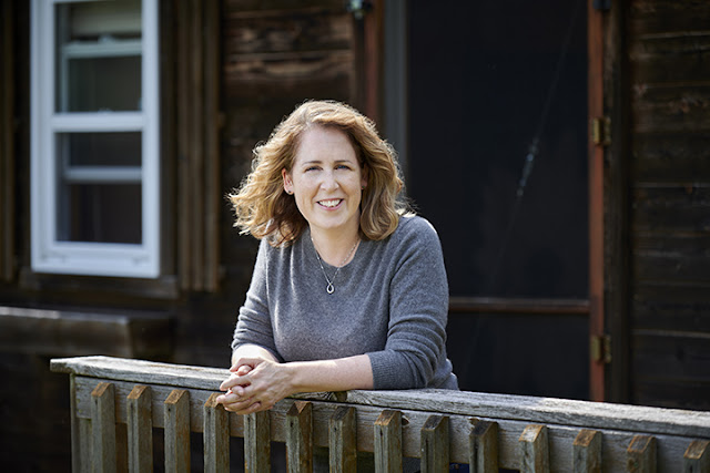 MakeMePretty.Photography: Author Portrait Photo Shoot with Kelley Armstrong