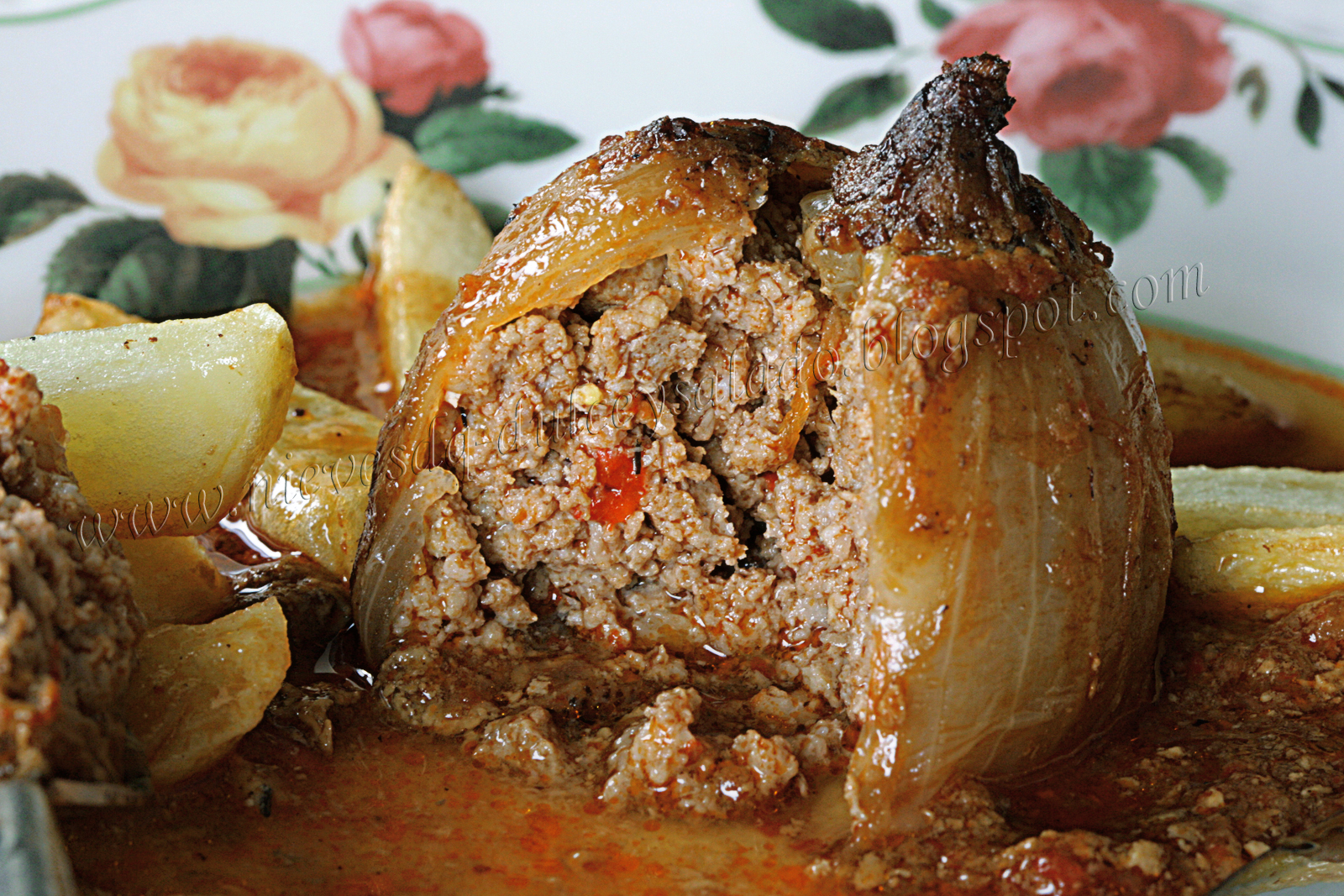 Dulce y Salado: CEBOLLAS RELLENAS DE CARNE PICADA