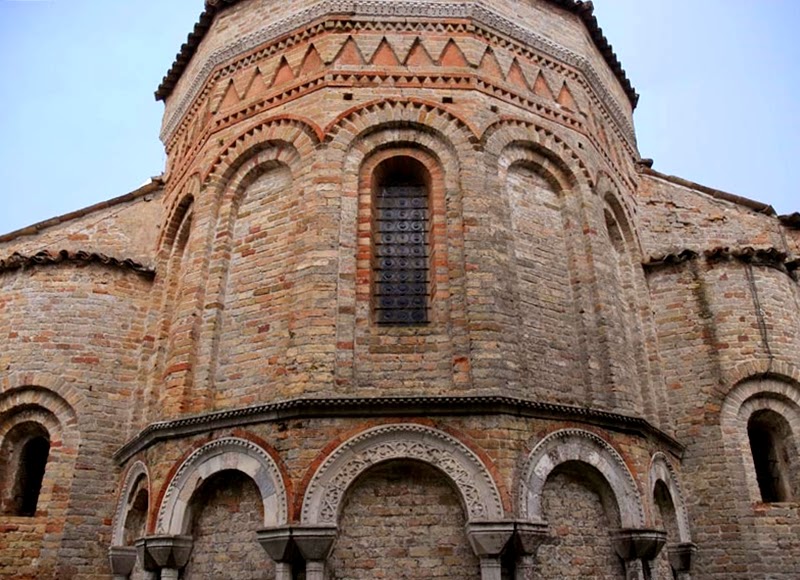 La basílica de la Assunta y su entorno en la isla de Torcello en Venecia