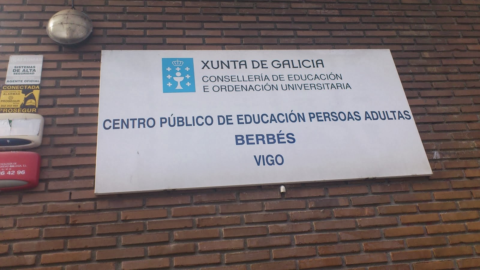 Working with English / Traballando co Inglés: Example of the dialogues