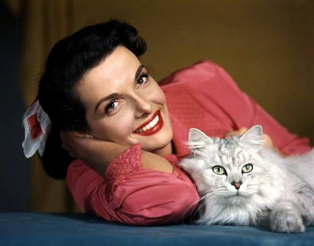 Jane Russell One Of Hollywoods Leading Sex Symbols In The 1940s And 1950s ~ Vintage Everyday