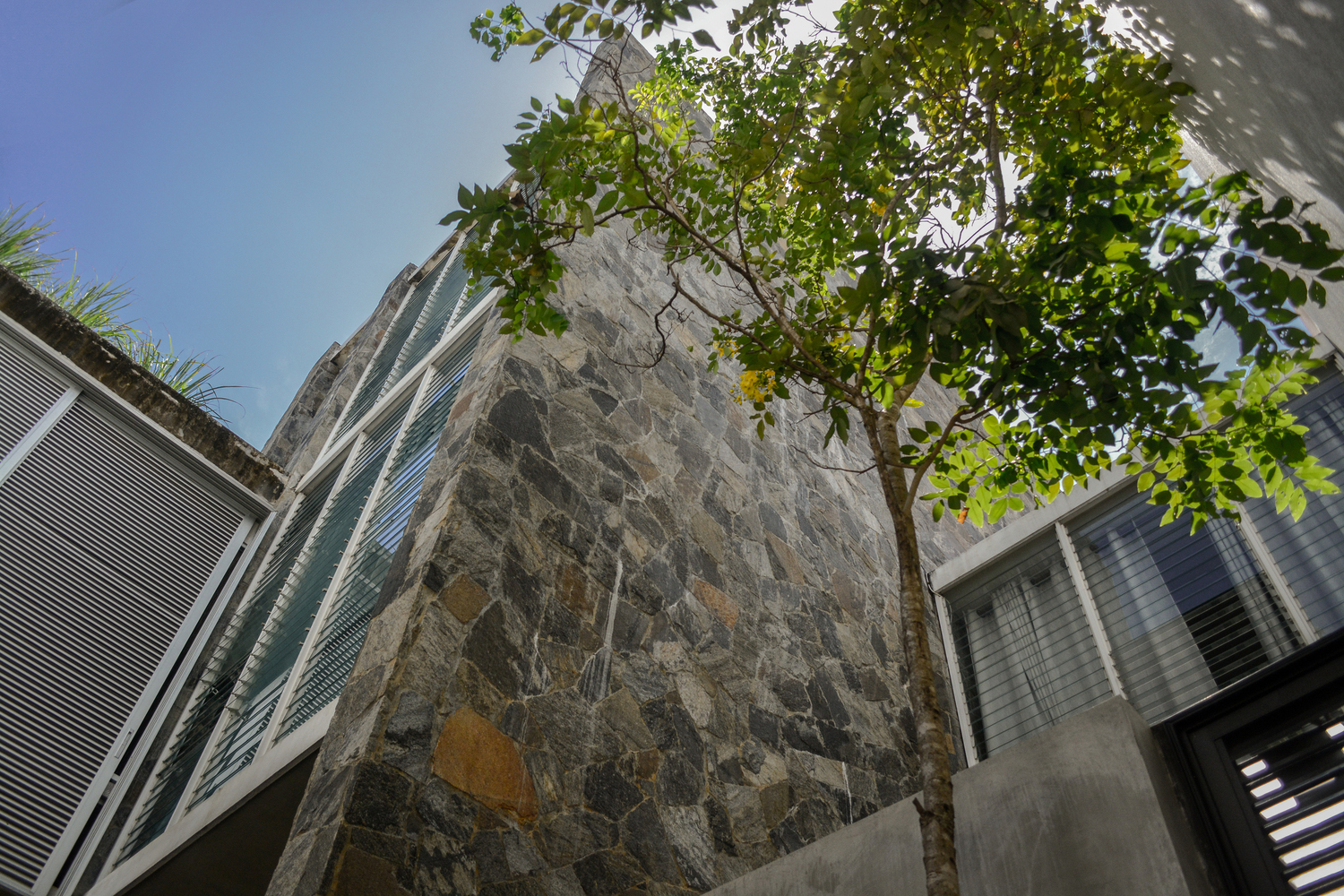 "URBAN ENVELOPE" - SAMUEL HOUSE by MMGS ARCHITECTS