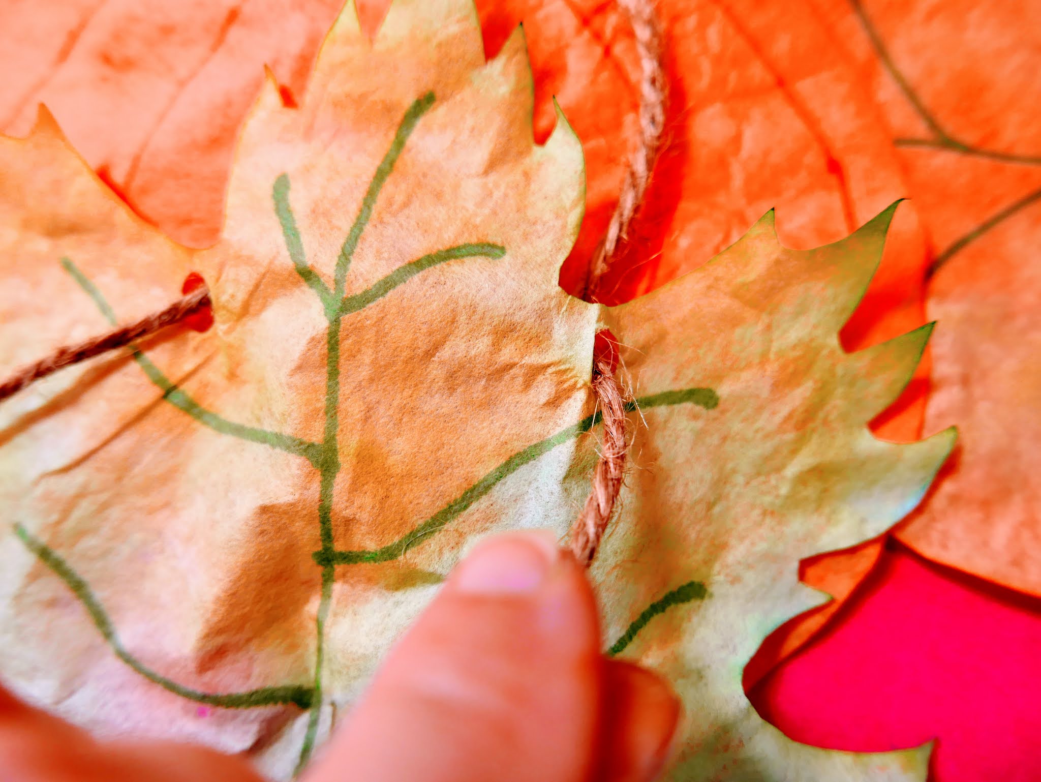 Super Cute Autumn Garland Decoration for Kids to Make