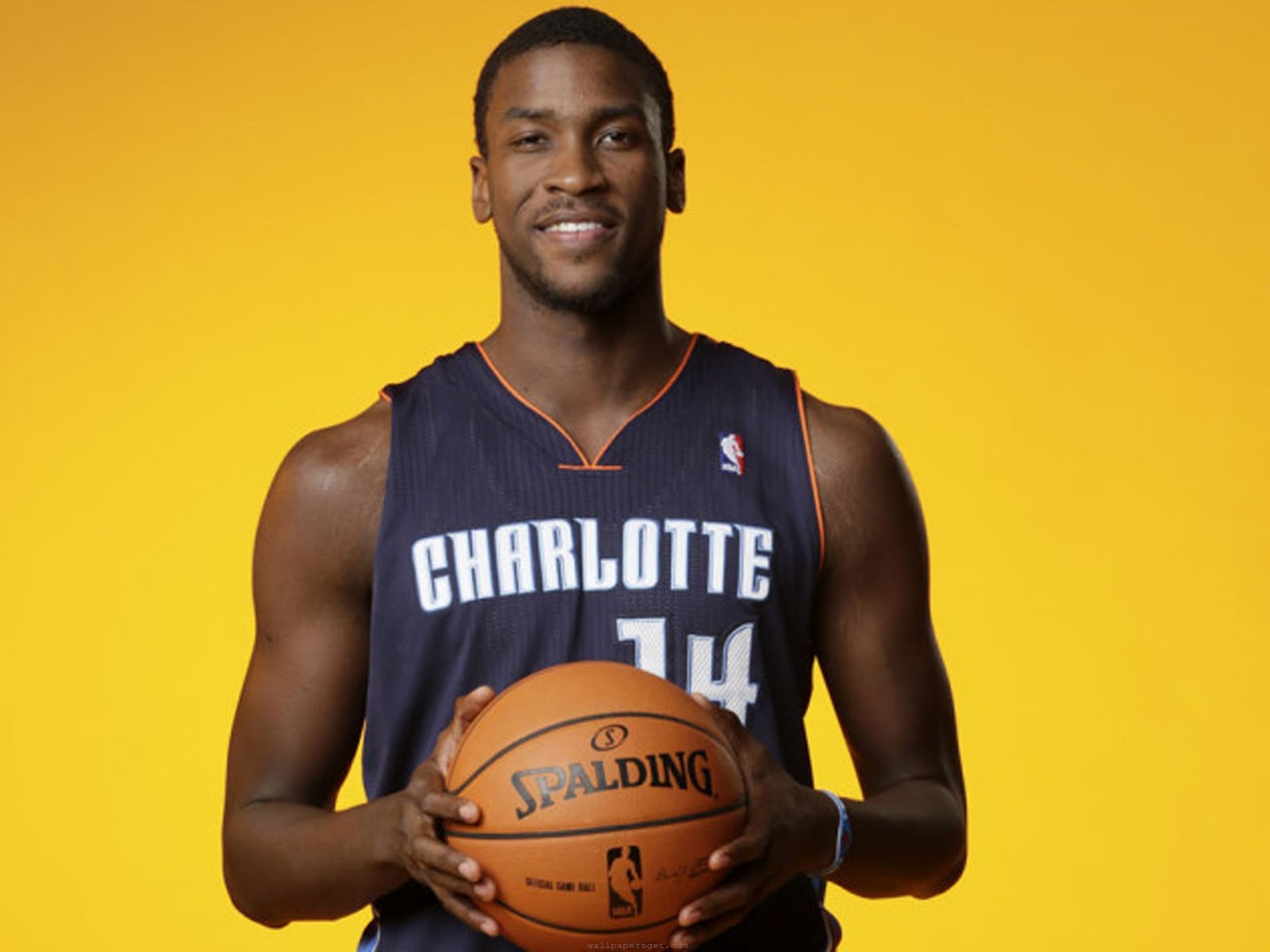 Passa e Corta: Michael Kidd-Gilchrist passas a jogar a .... Point Forward!