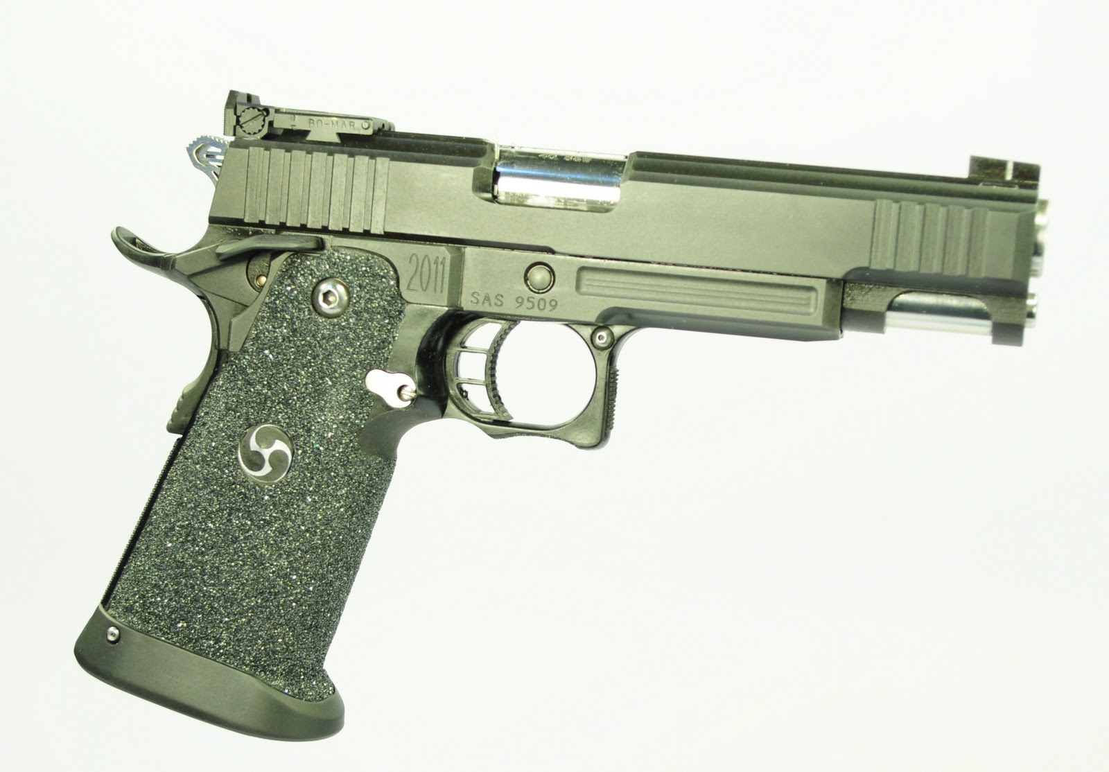 TACTICAL WAREFARE ARMORY: 1911-2011 PISTOLS