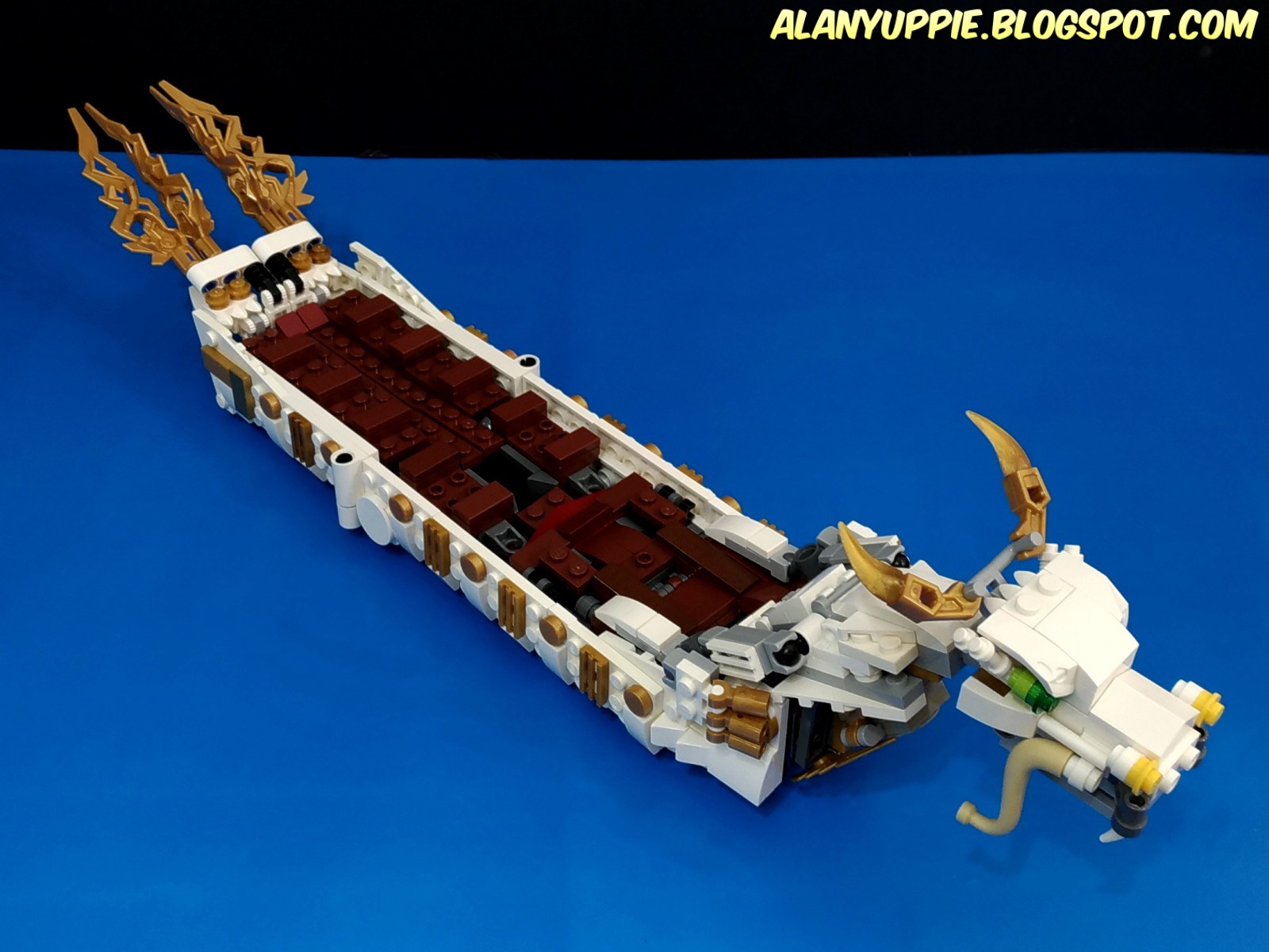 Alanyuppie's LEGO Transformers: LEGO Transformer Dragon Boat