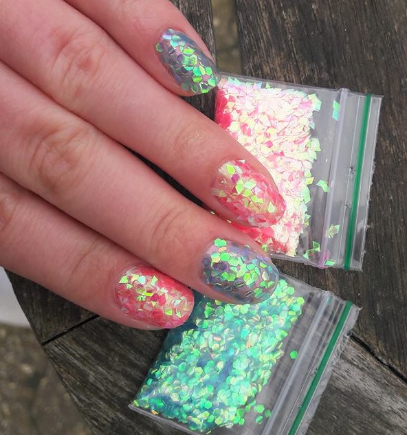Spring/Summer flower nail art wraps & pretty nails using nail art gems!