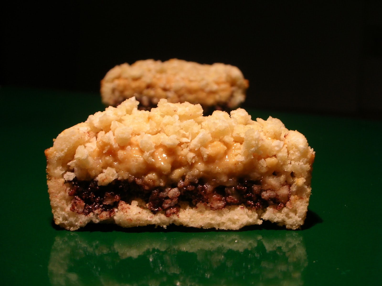 Easily Good Eats: Crispy Coconut Cupcake with Peanut Butter, Banana and ...