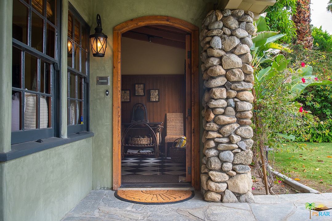 Sweet House Dreams: Rose Cottage, 1937 Cottage in Palm Springs, California