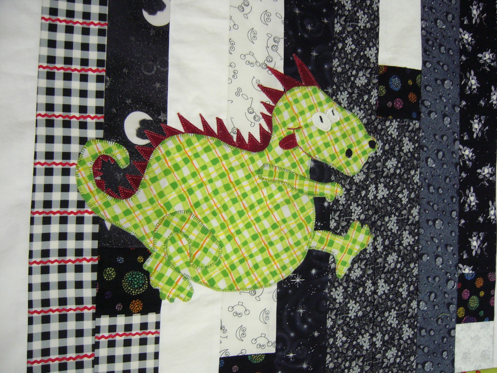 caledonia quilter: Dragon Baby Quilt