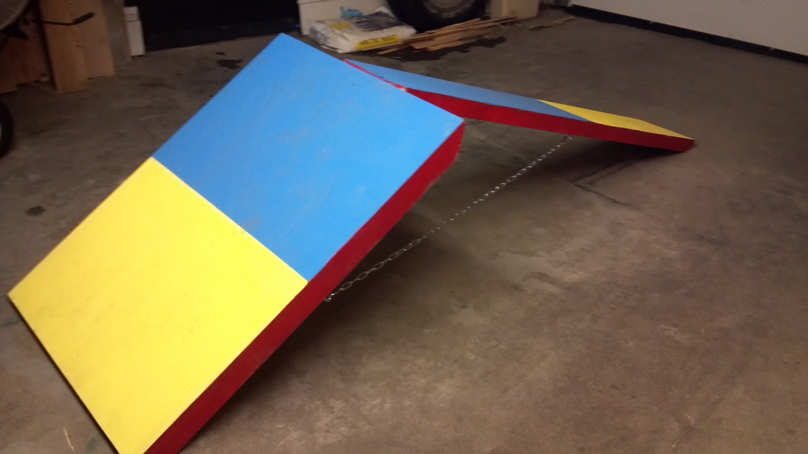 Alaska Wood: Dog Agility Contact Trainer