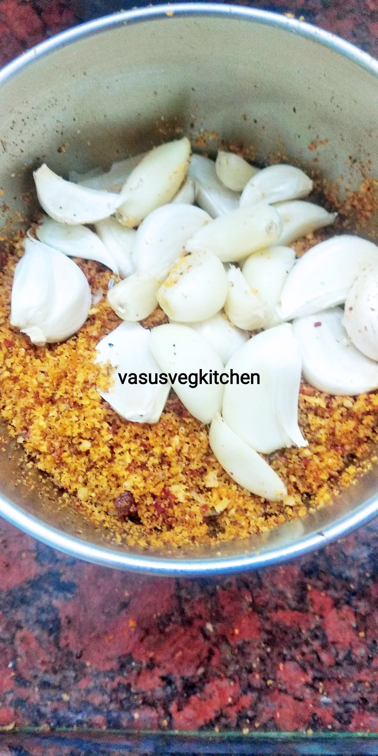 Vasusvegkitchen: Velluli Kobbari Karam Podi || Ellipaya Kobbari Karam ...