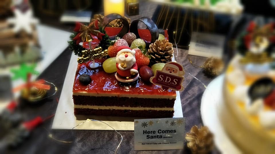 NYALAKAN KEGEMBIRAAN DI SDS BAKERY & CAFE SEMPENA KRISMAS