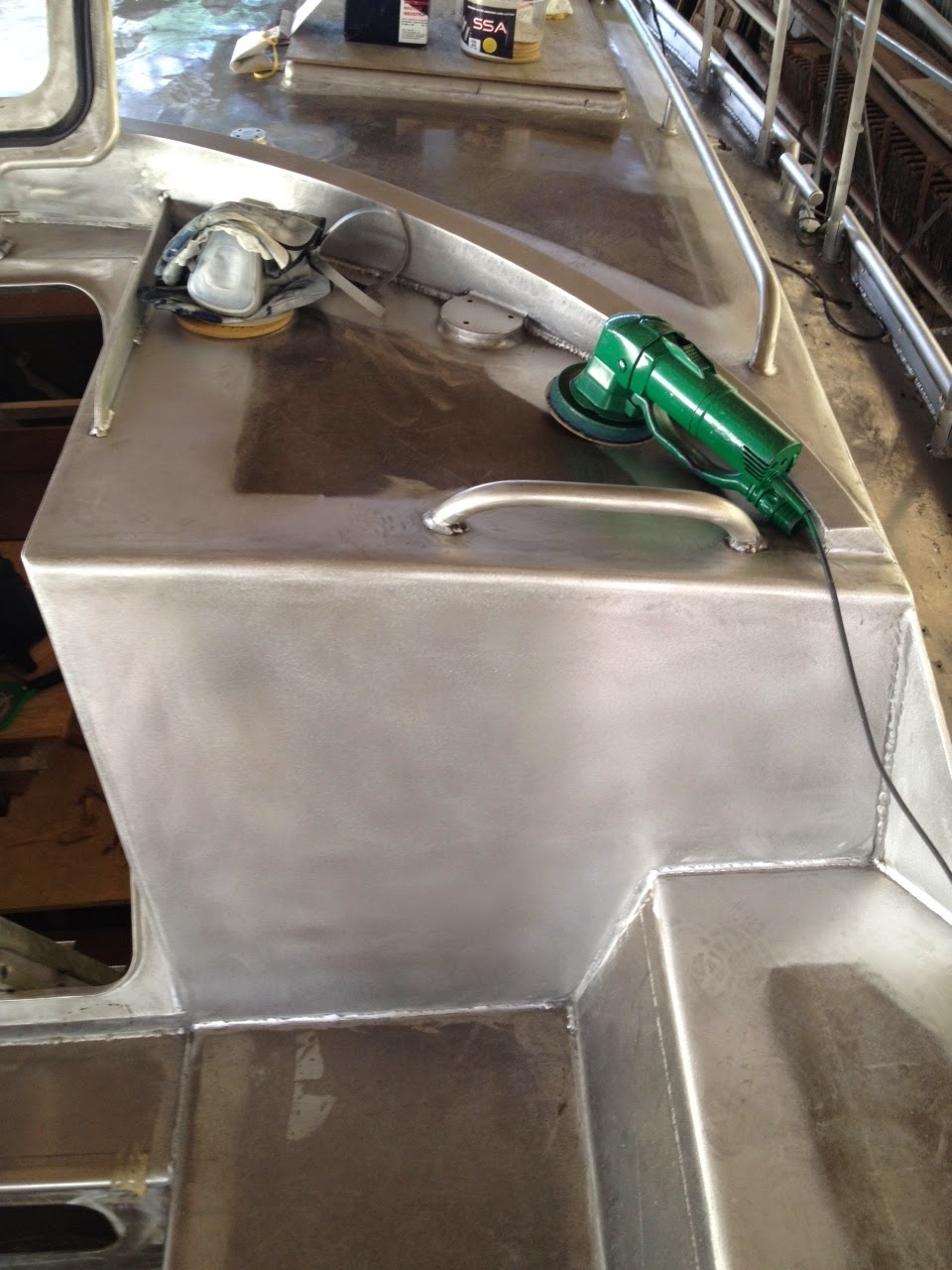 OndaNera: Hull, Topsides and Deck