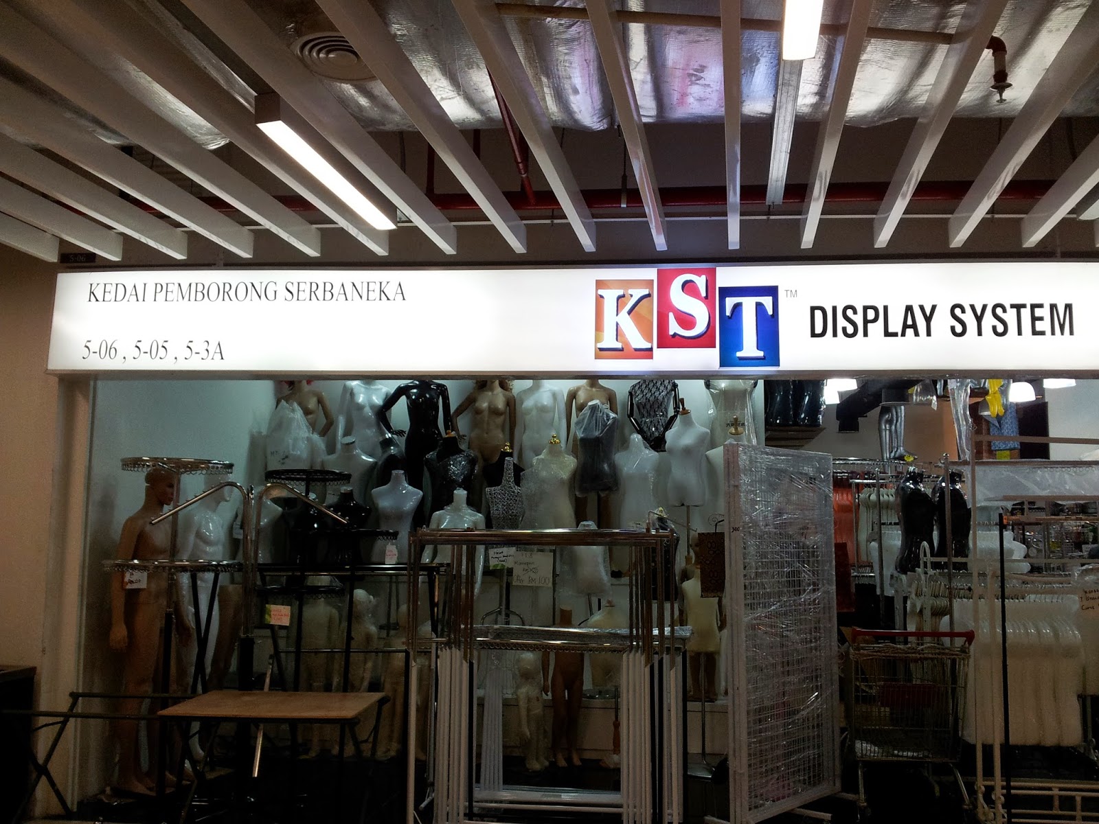 Ceritera FLK: Beli ampaian baju di KST DISPLAY SYSTEM