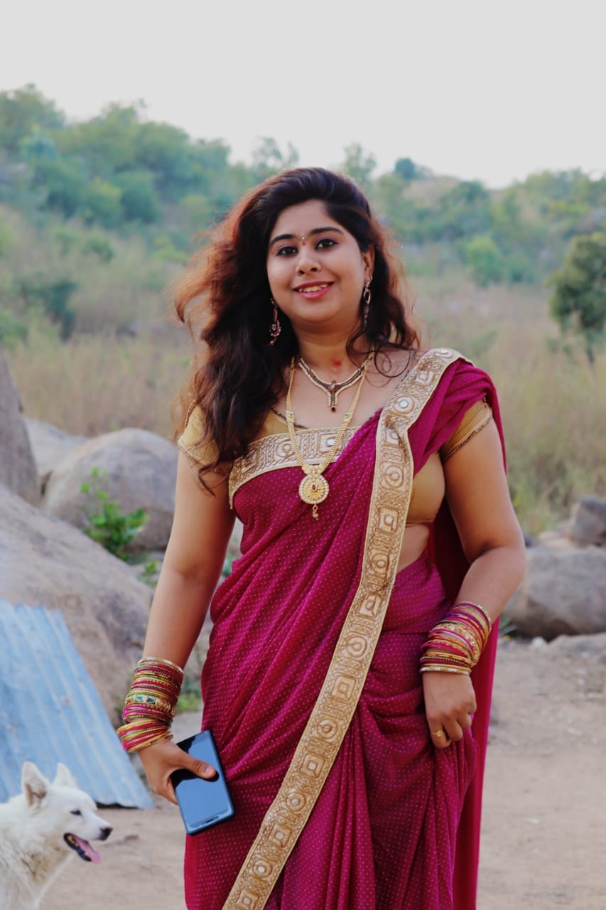 Sahithi Latest Photoshoot in Saree - Latest Movie Updates, Movie ...