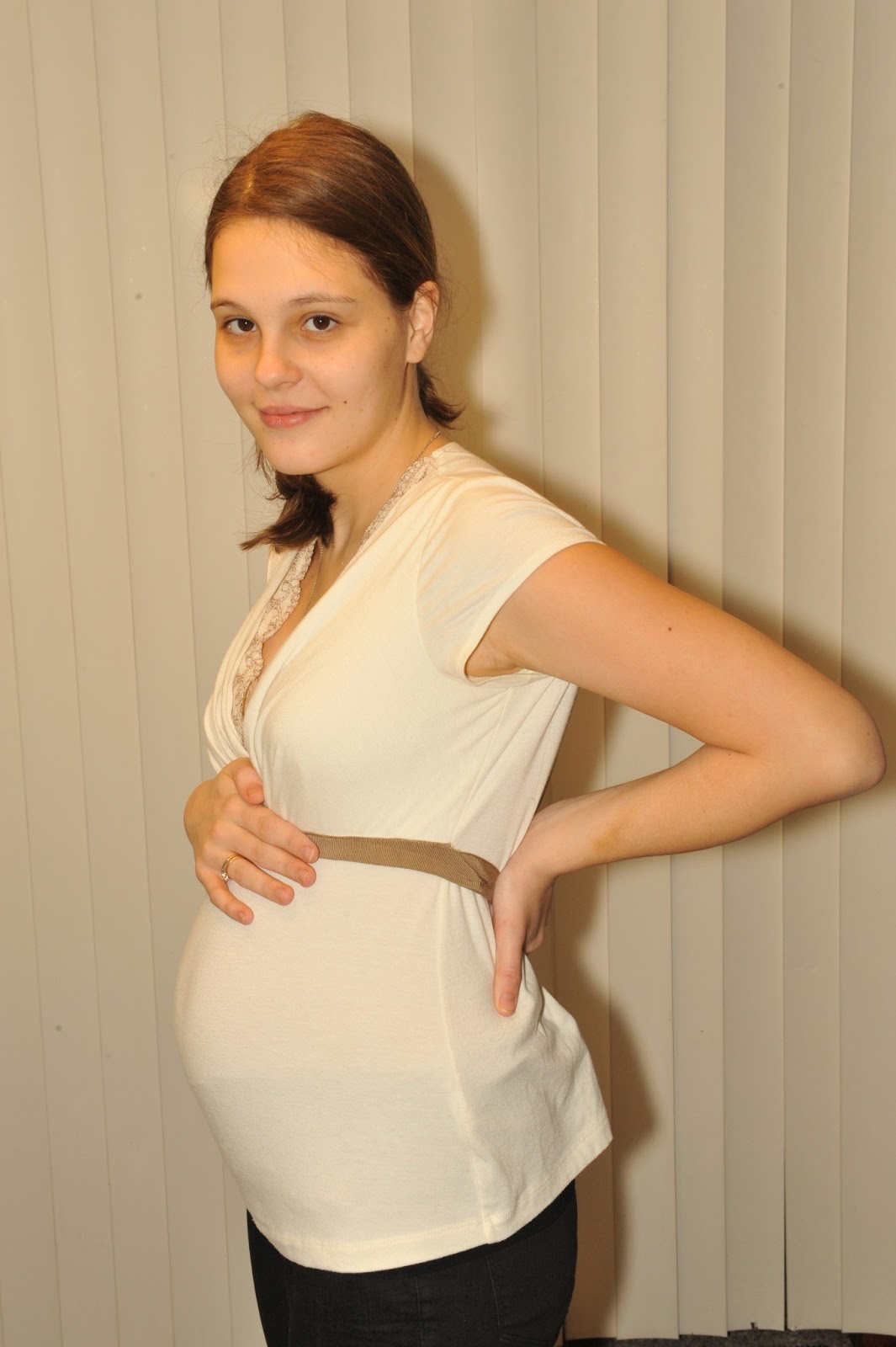 The Wonderful Journey of Motherhood: Belly Shot: 20 Weeks!