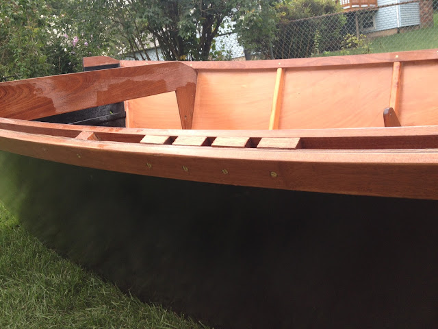 The Black & Tan : Rowing Seat, Spalshwell and oarlocks installed.....