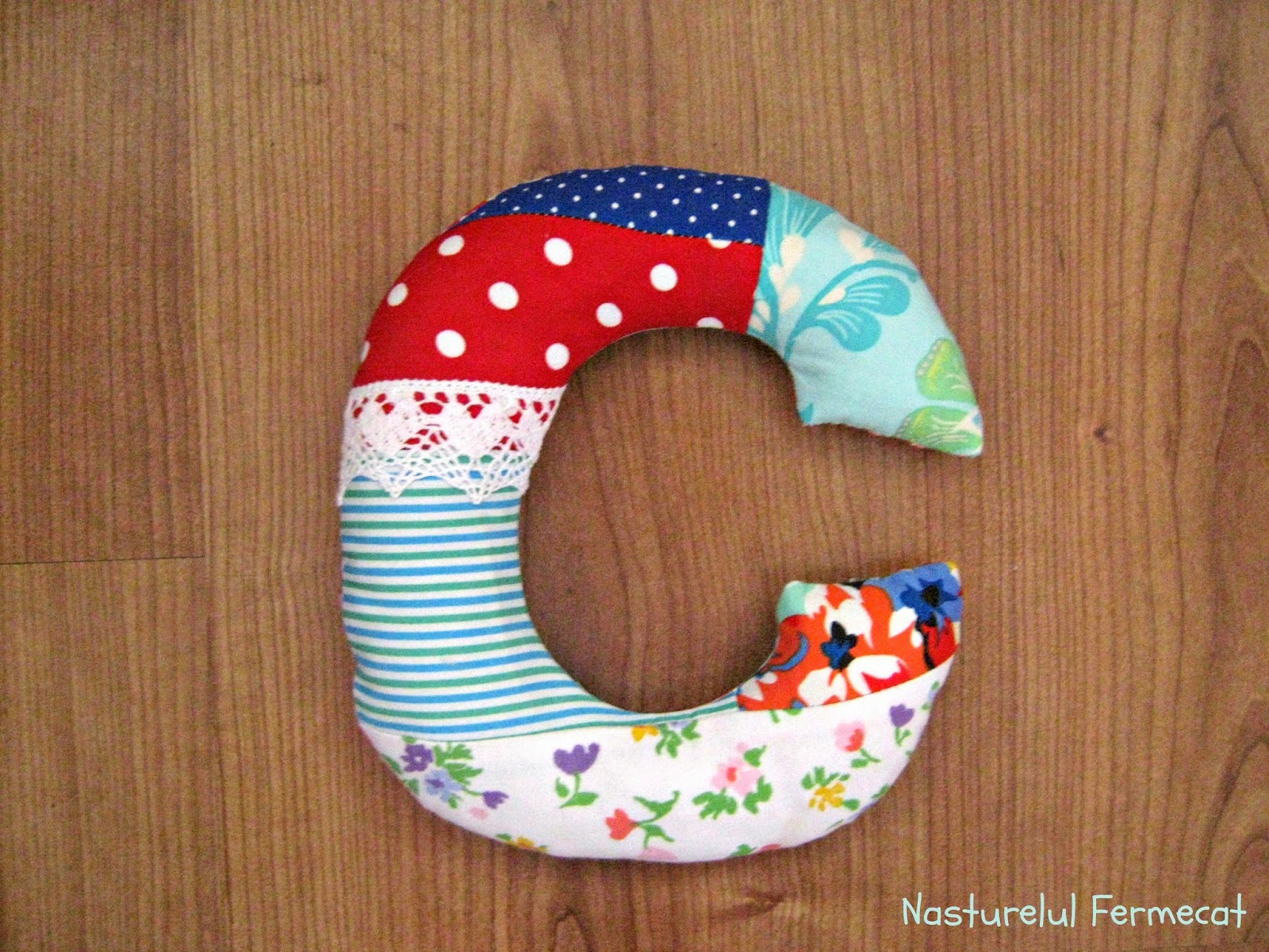 Litere patchwork handmade - Nasturelul fermecat - jucarii handmade