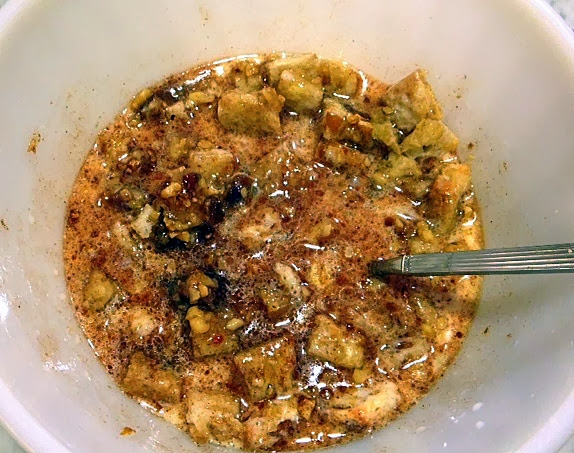 A Cake Bakes in Brooklyn: Holiday Plum Pudding with Crimson Sauce