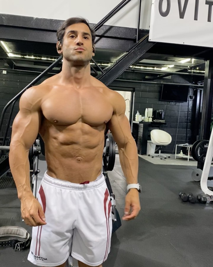 PHYSIQUE MOTIVATION – IVO TOLEDO – Monday XYZ