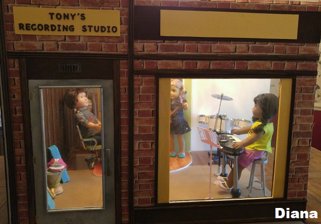 Living A Doll's Life : DIY Tony's Recording Studio for Melody