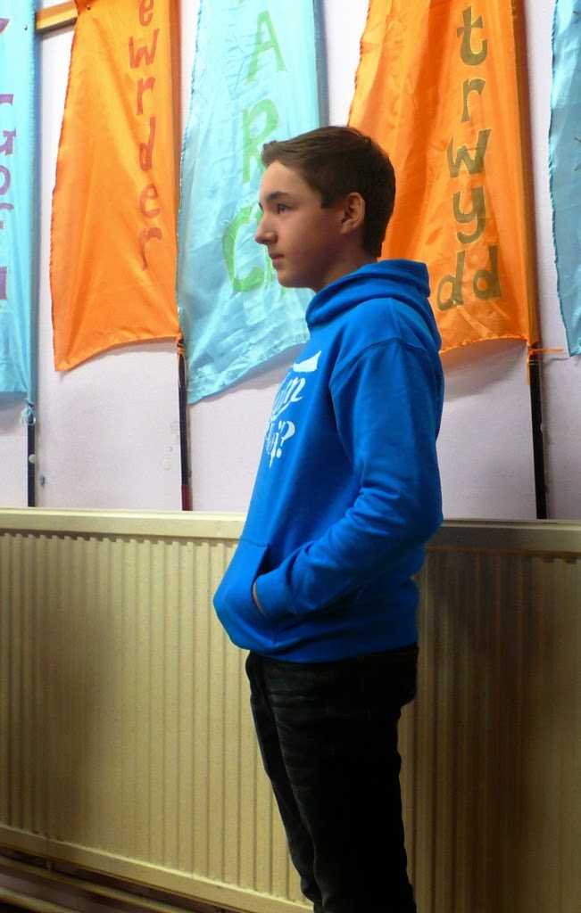 Capel Saron Rhydaman: Shwl-di-Mwl