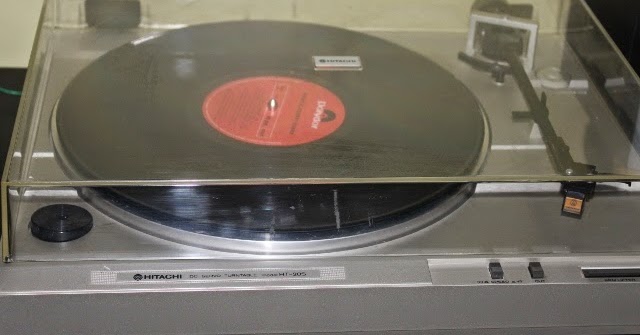 Maritime Vinyl: Back from the dead turntable - Hitachi HT-20S