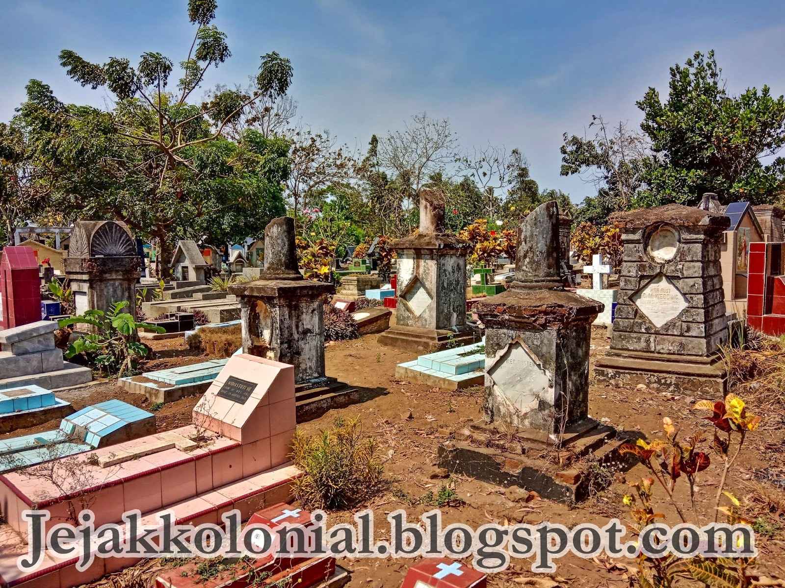 Jejak Kolonial: Kerkhof Cilacap ; Monumen Kematian di Tepi Pantai