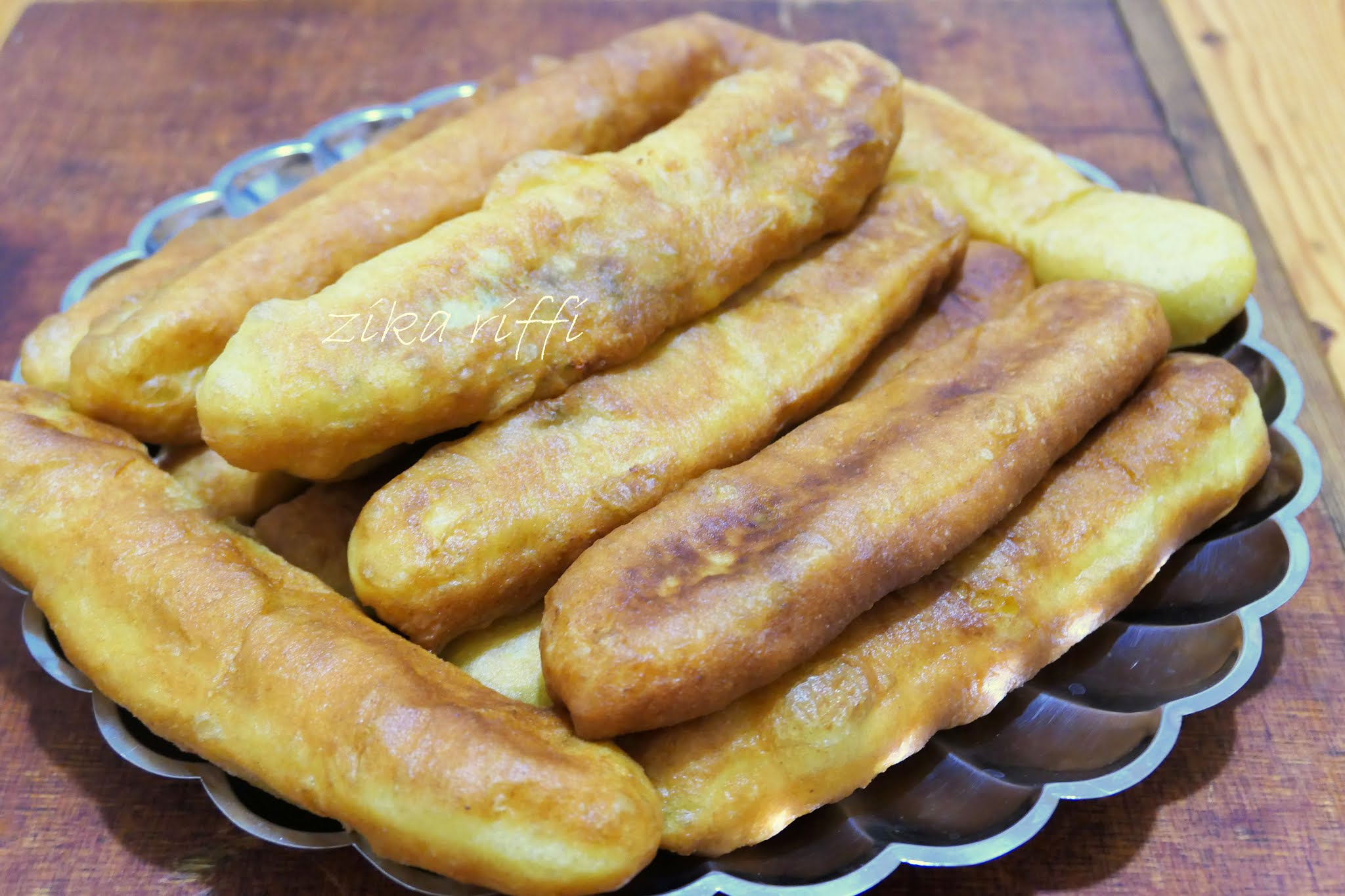 PETITS PAINS FRITS FARCIS DE POMME DE TERRE- OEUFS DURS ET PARMESAN
