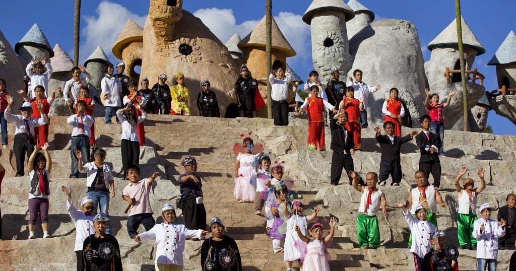 Our Crazy, Big World: Kingdom of the Little People - Only in China