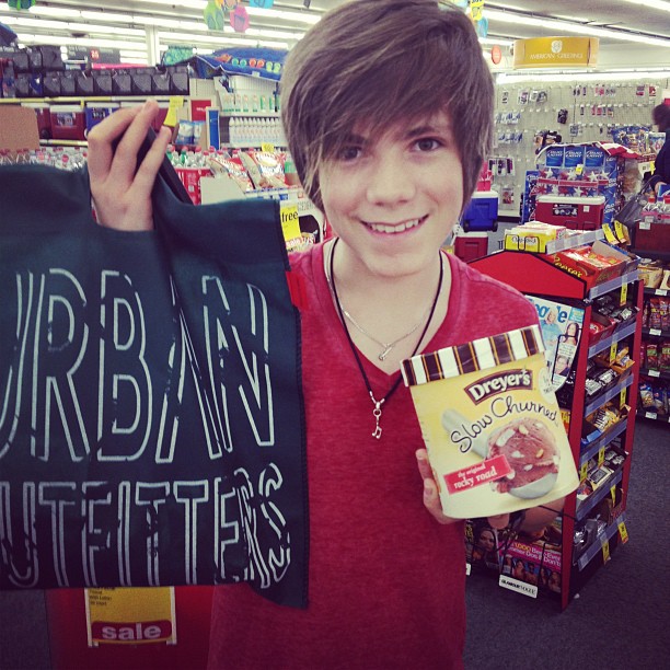 MÚSICA: JORDAN JANSEN