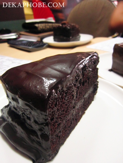 Chocolat: Deep Dark Chocolate Cakes